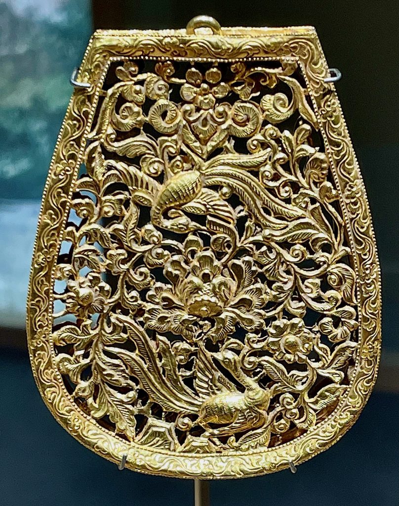 Golds and Treasures: 3000 years of Chinese ornaments - Society of ...